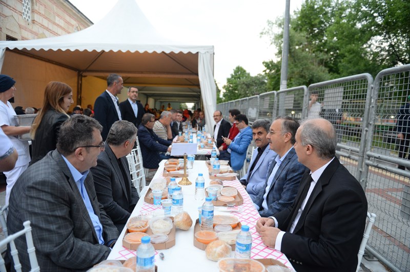 T.C. Edirne Valiliği Resmi Web Sitesi - Vali Özdemir Orucunu İftar ... T.C. Edirne Valiliği Resmi Web Sitesi - Vali Özdemir Orucunu İftar ...